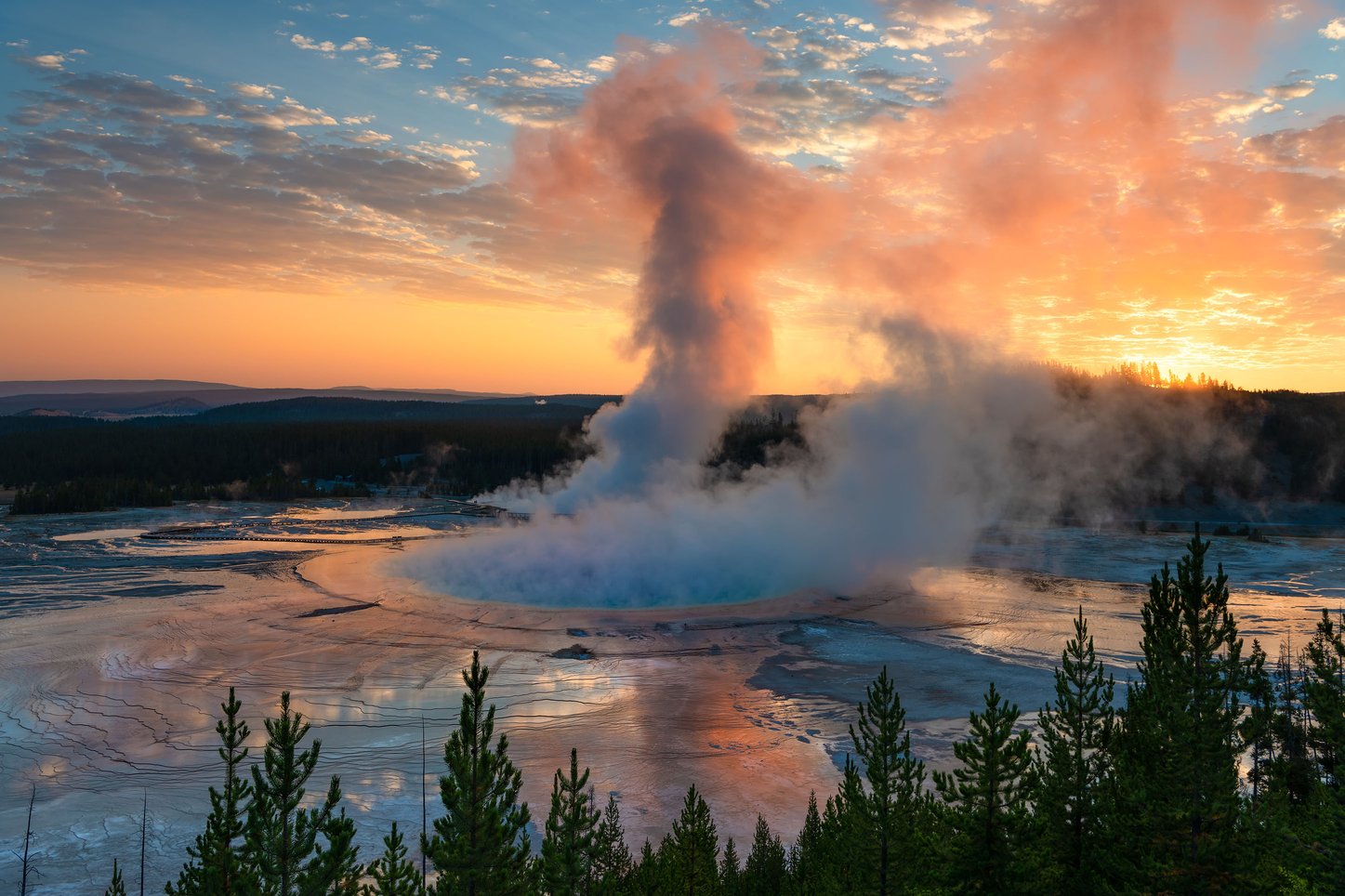A Guide to Geysers in Yellowstone National Park